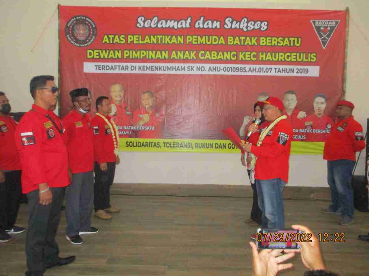 Pensus Sihombing Ketua DPC PBB Indramayu Melantik Pengurus PAC PBB ...